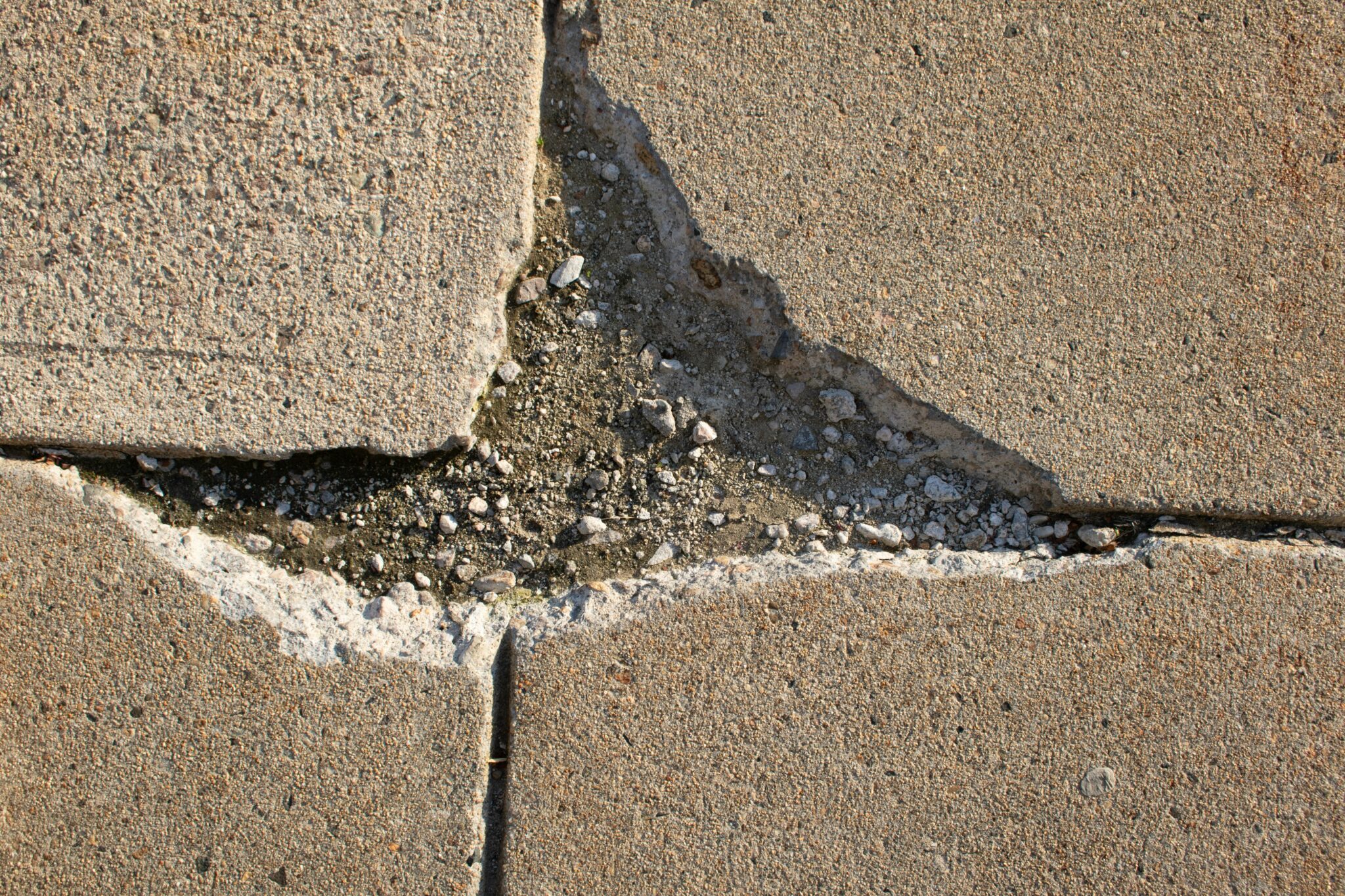 Advanced AI Techniques for Road Damage Detection